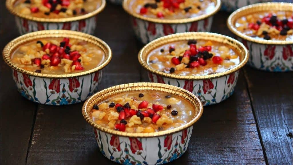 İLK KEZ AŞURE YAPACAKLAR BURAYA TAM ÖLÇÜLÜ AŞURE TARİFİ