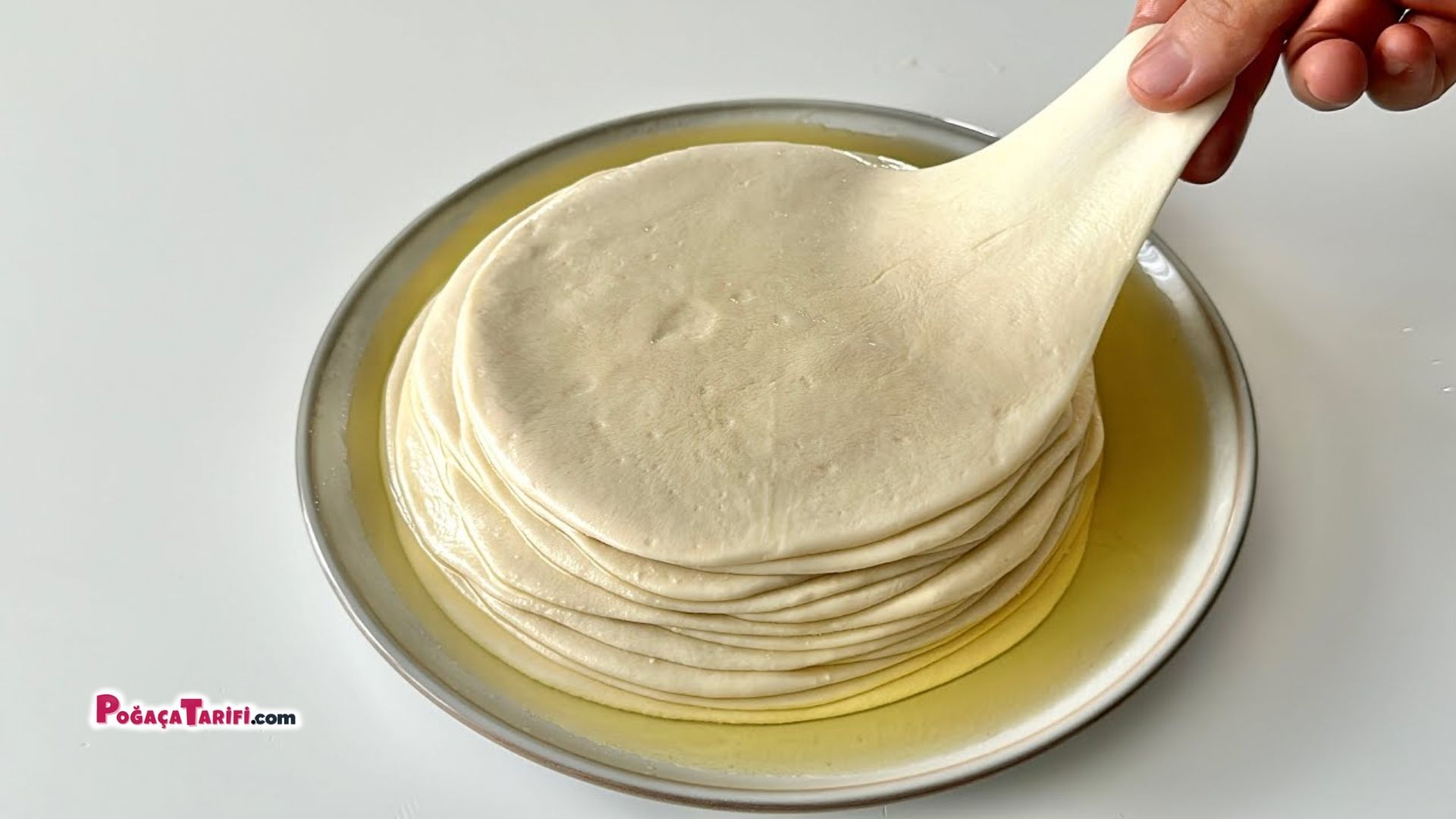 Pul Pul Dökülen Börek Tarifi